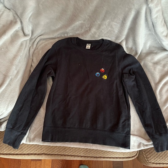 Uniqlo x KAWS | Sweaters | Kaws X Sesame Street X Uniqlo Crew Neck ...